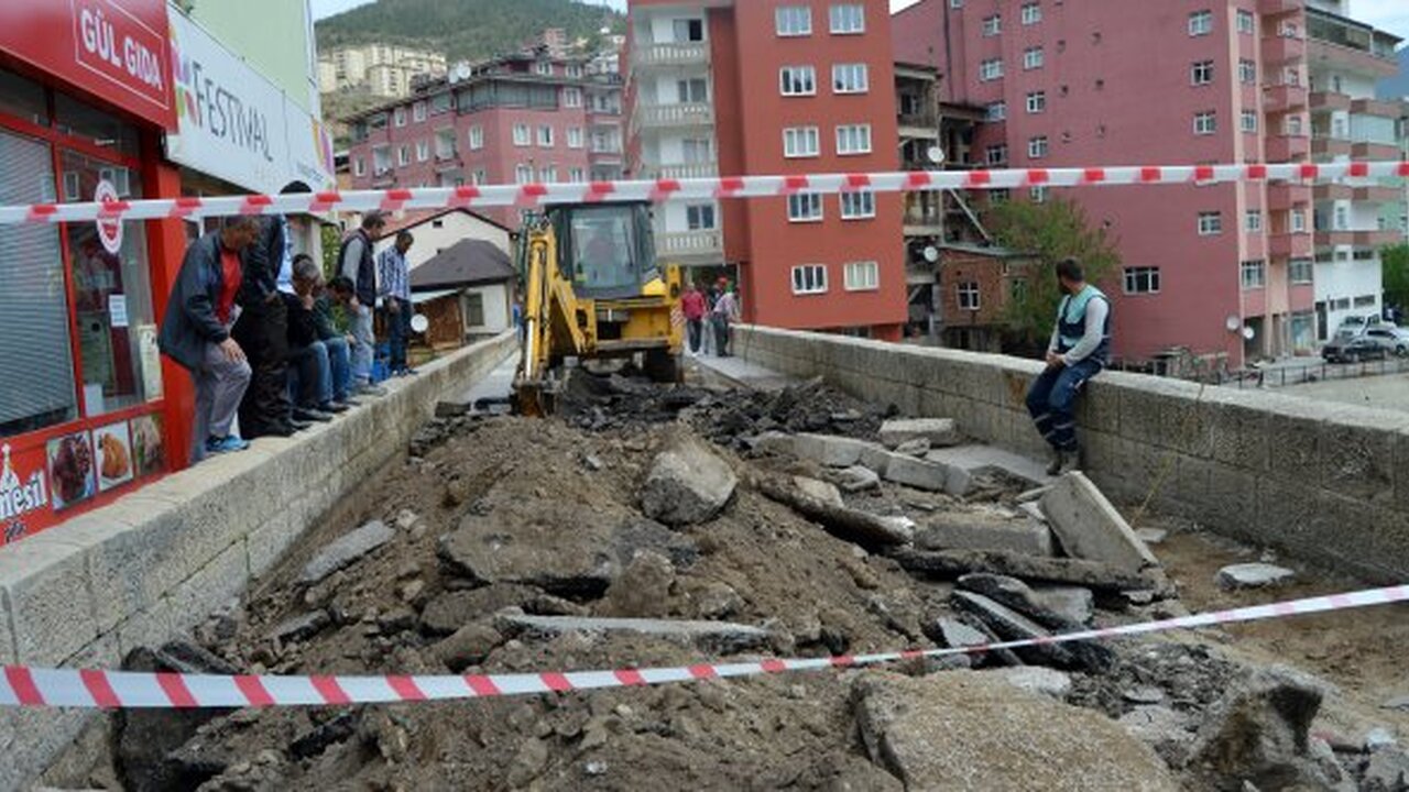 Tarihi Torul köprüsünde restorasyon başladı