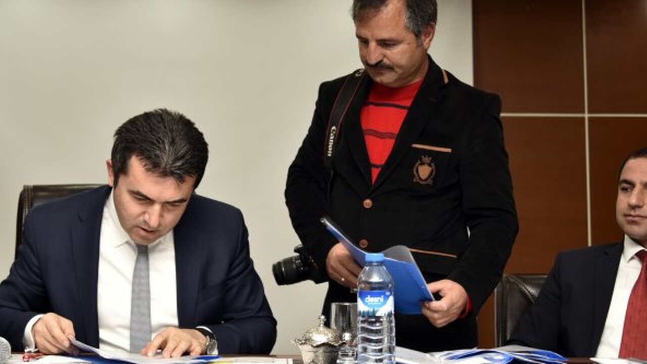 Köse Dağı Tüneli için imzalar teslim edildi